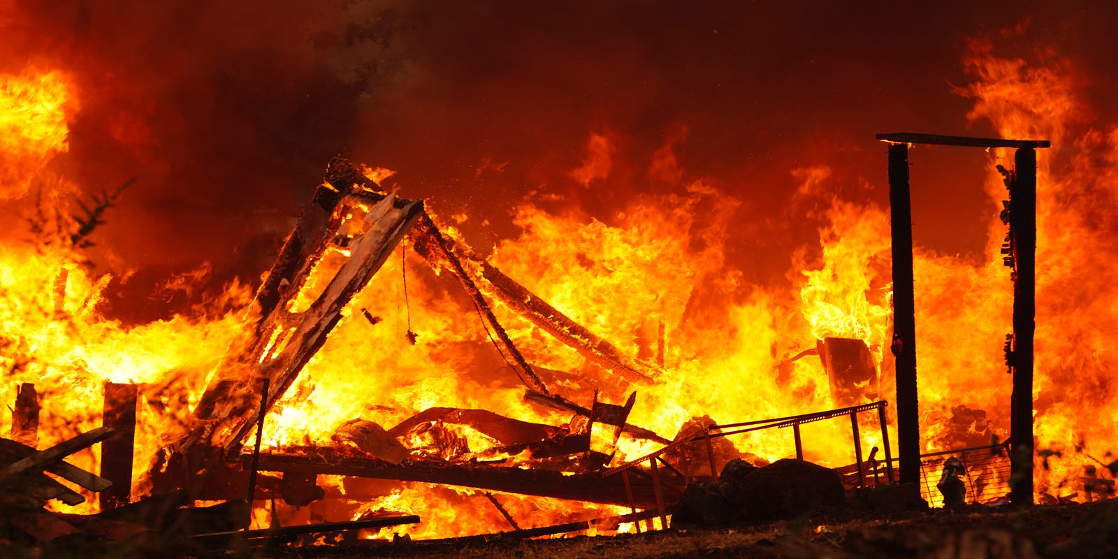 Devastating Fire Hits Classic park, Claims Lives in Tragic Incident…